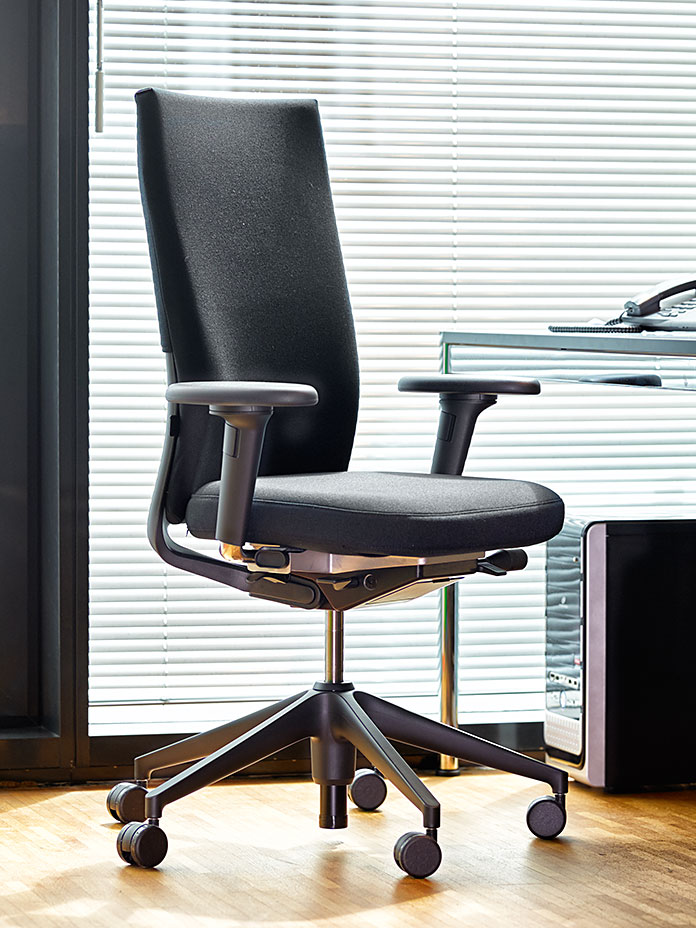 Vitra ID Soft L Bürodrehstuhl mit 2D-Armlehnen – ab Lager! | cairo.de